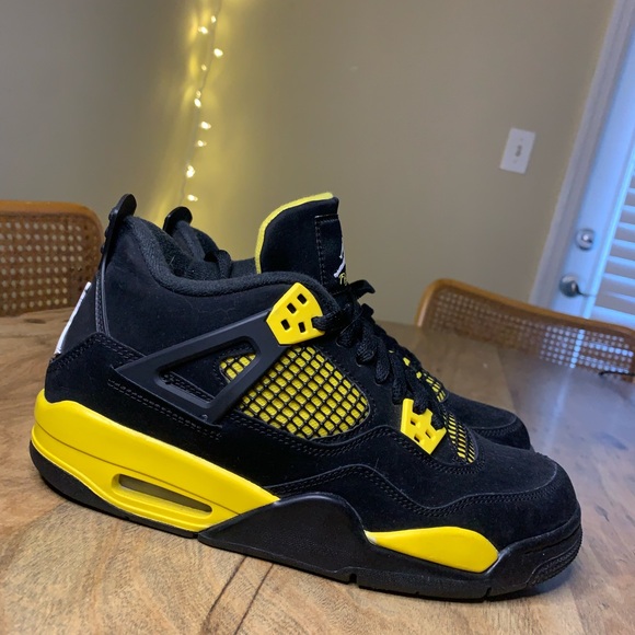 Jordan | Shoes | Thunder Retro 4s | Poshmark
